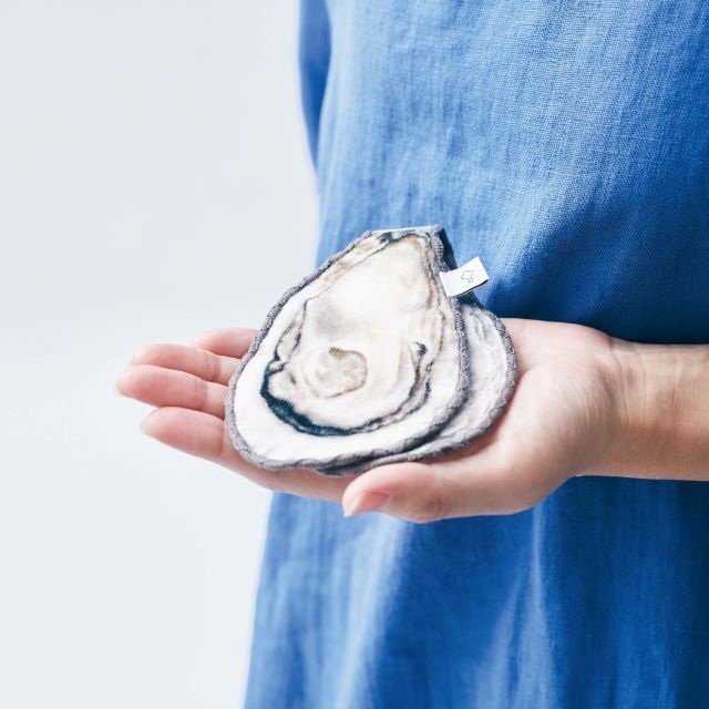 Love oysters? You can now wear them in style — as a shoulder bag ...