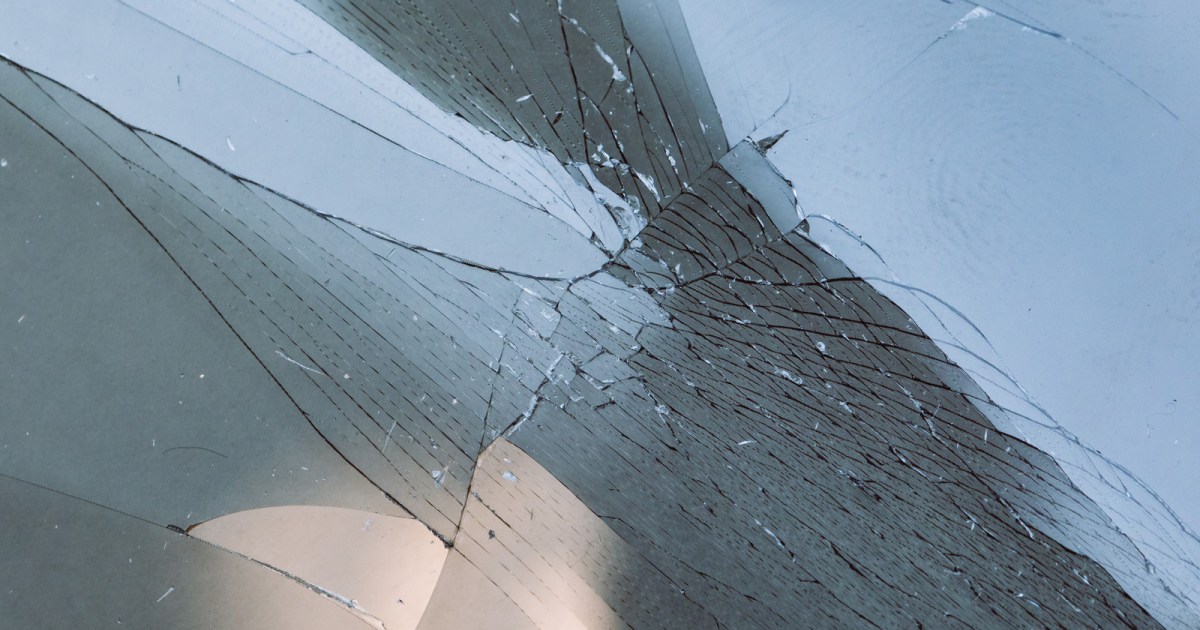 Dashcam catches “frustrated” man punching through windshield of random ...