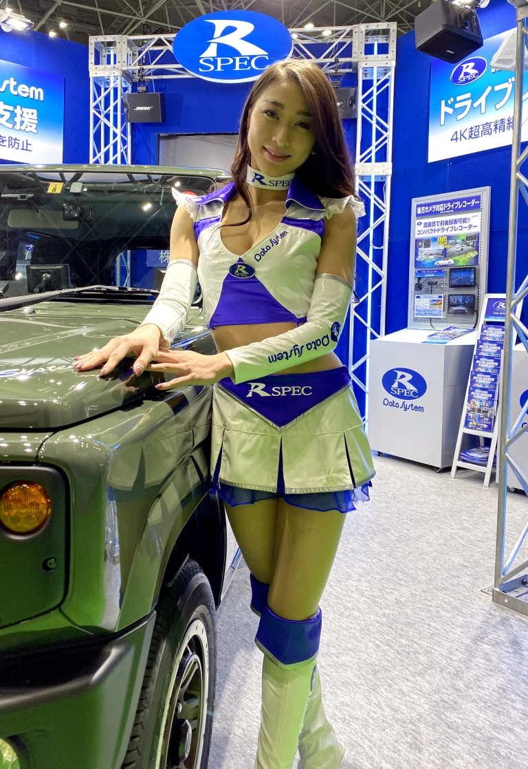 Beautiful booth models and tasty chow – A non-car guide to the Tokyo ...