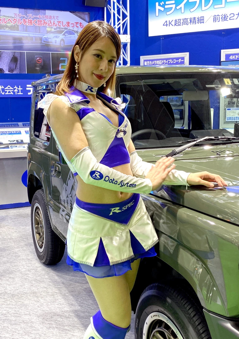 Beautiful booth models and tasty chow – A non-car guide to the Tokyo ...