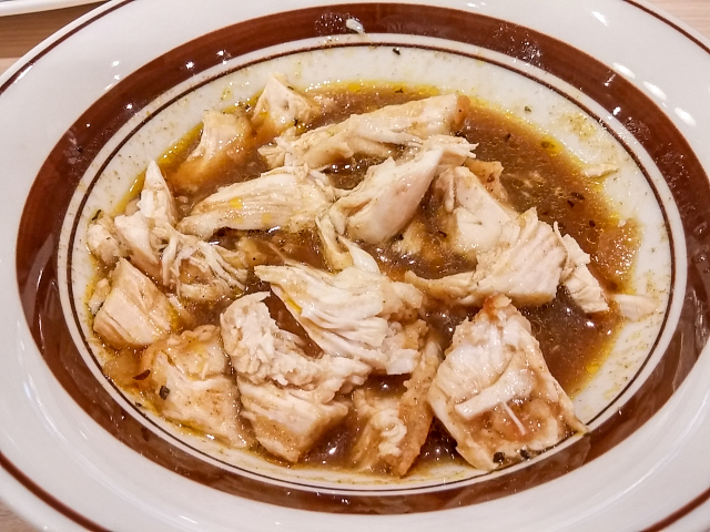 We visit the new all-you-can-eat KFC buffet restaurant in Tokyo ...