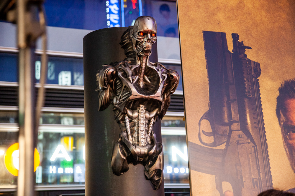 Arnold Schwarzenegger plays taiko drums with Terminator: Dark Fate cast ...