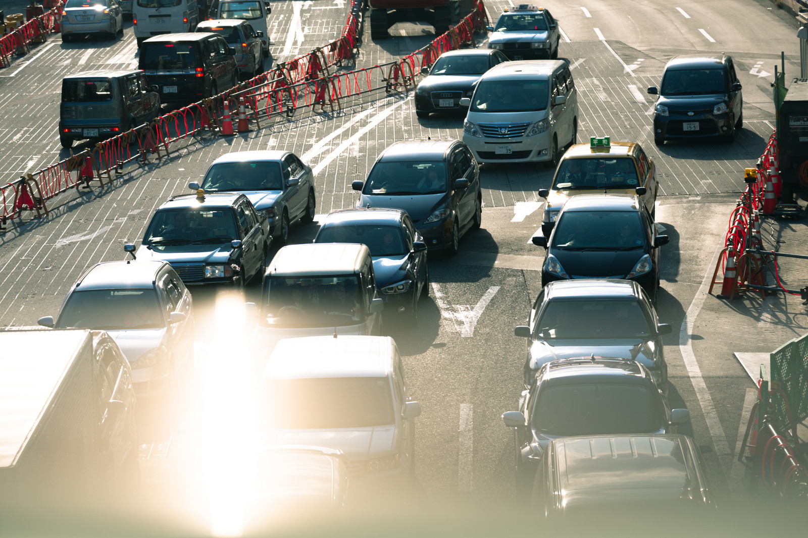 Heartstopping video shows narrowly averted car crash, absurdly slow ...