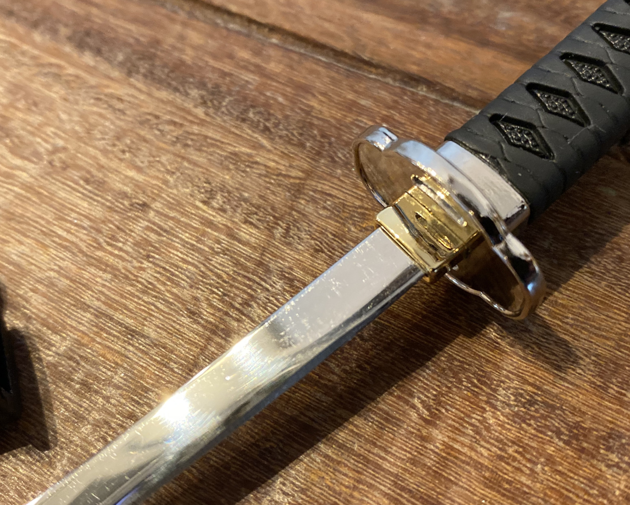Eat your burger with a Japanese sword at Shogun Burger in Tokyo ...