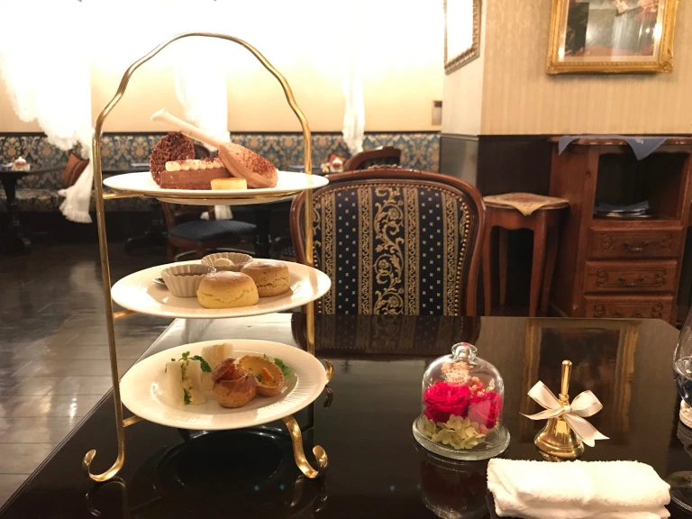 Our ladylike, solo visit to the handsome butler cafe of Tokyo’s ...