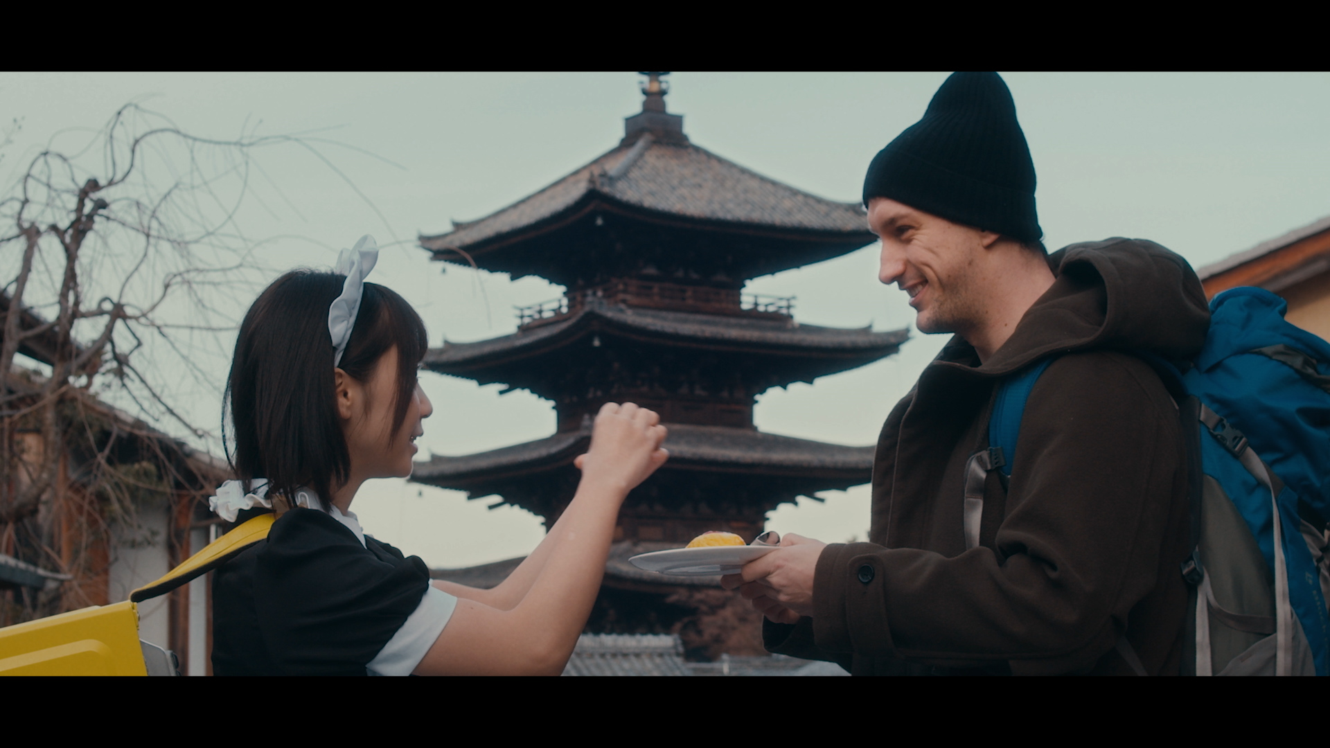 Japanese maid delivery service brings omurice to your door 【Video ...