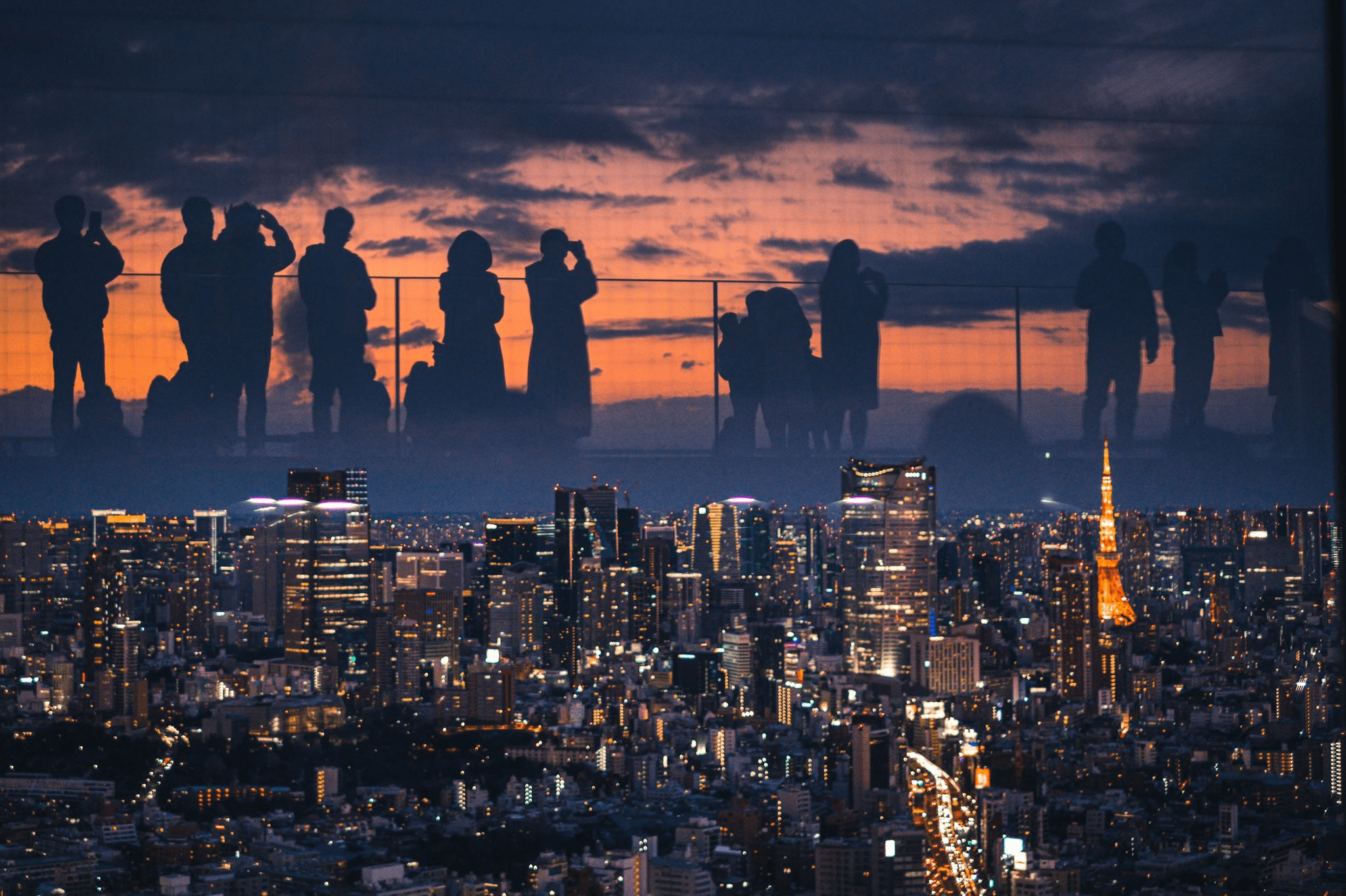 People in the Tokyo sky, and with no CGI! Photographer’s amazing photo ...