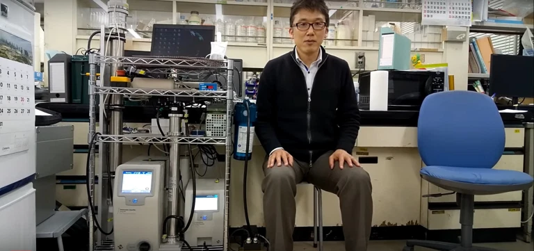 Japanese chemistry professor shows why three kinds of masks could be ...