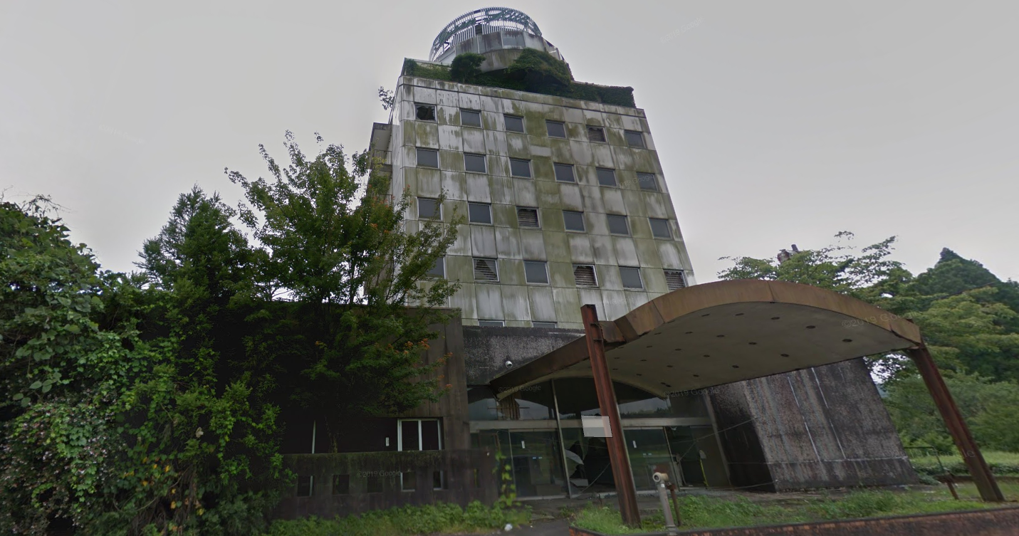 Rotting corpse discovered by two men exploring “haunted hotel” in Japan ...