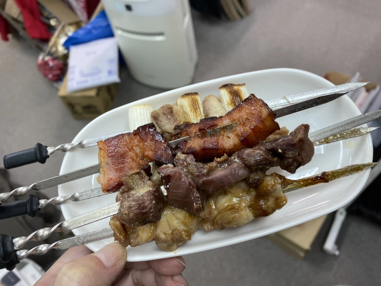 Grill everything indoors and all at once with this crazy Japanese ...
