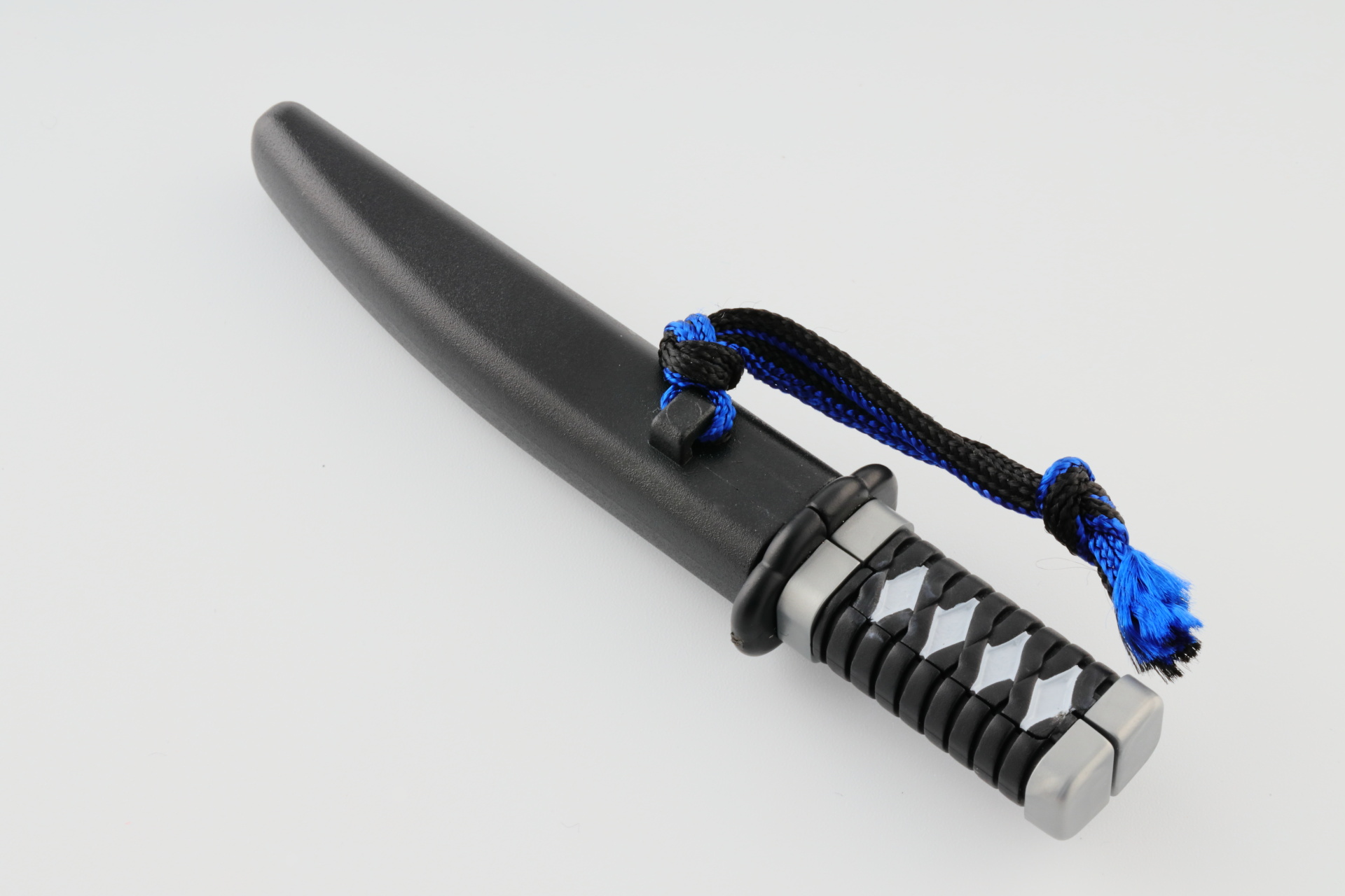 Mini samurai sword scissors are here to help you slice paper and ...