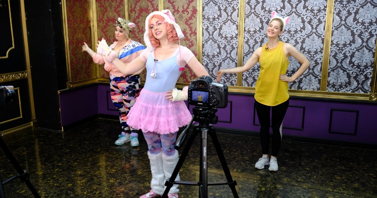 Maria Papadopoulou, Hannah Grace, and Janni Olsson on set | SoraNews24 ...