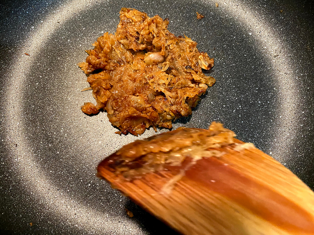 We test out the recipe for “botayama curry” featuring black sauce and ...