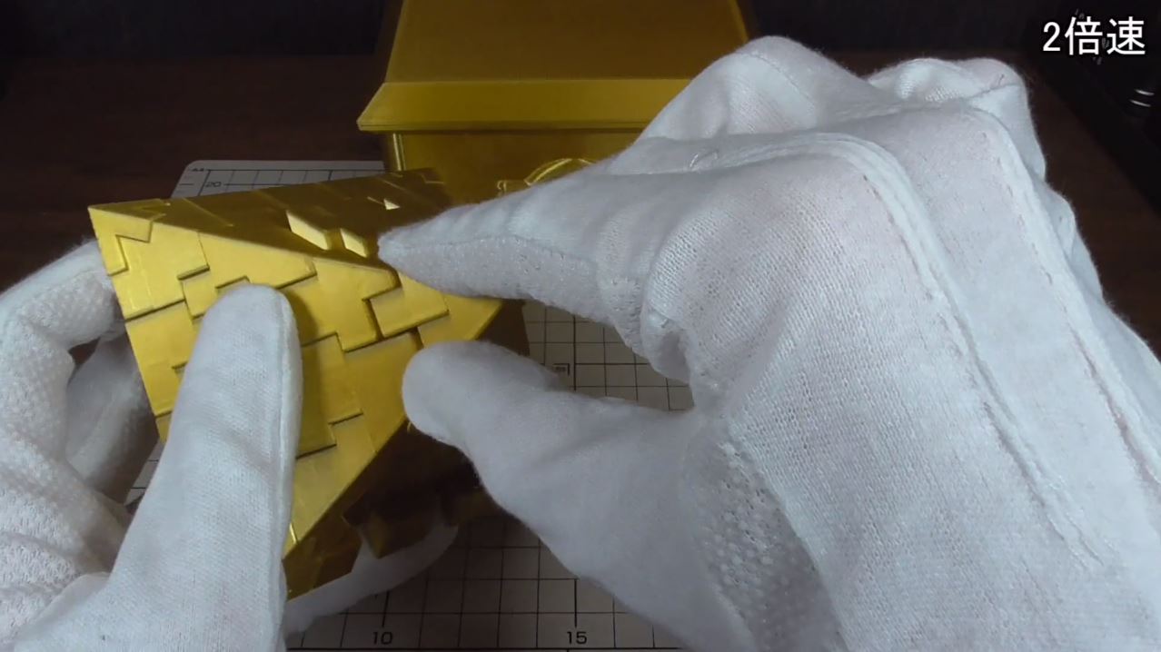 Japanese Yu-Gi-Oh fan makes authentic, functional Millennium Puzzle and ...