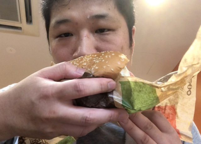 We eat all-you-can-eat monster burgers at Burger King | SoraNews24 ...