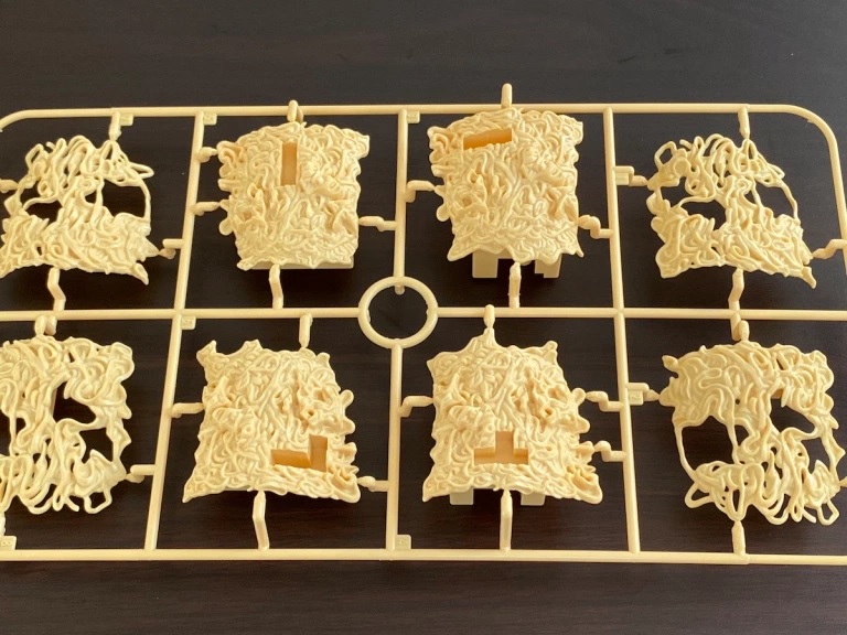 Weirdest plastic model ever – A 1:1-scale Cup Noodle, including the ...