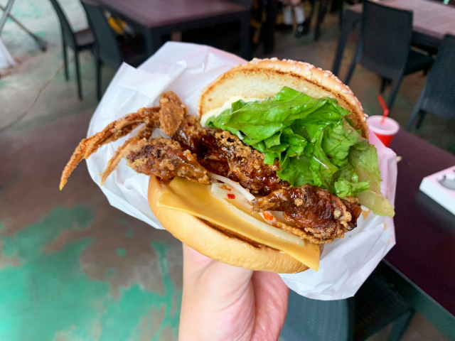 We try the new Dom Dom Burger with a whole fried crab — best fast food ...