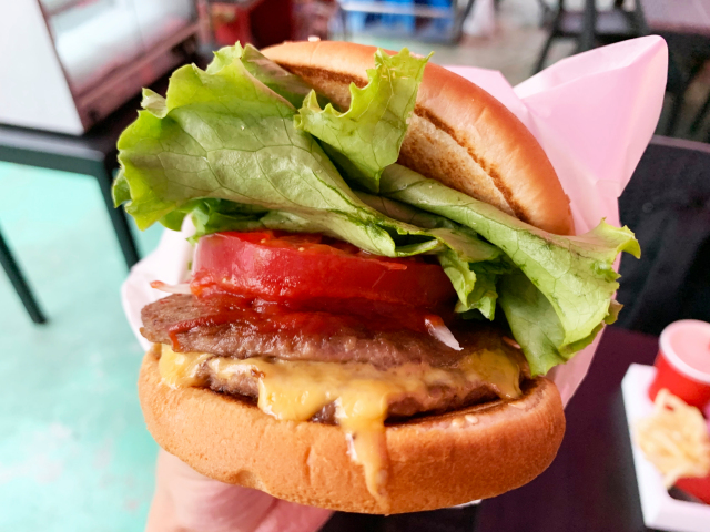 We try the new Dom Dom Burger with a whole fried crab — best fast food ...