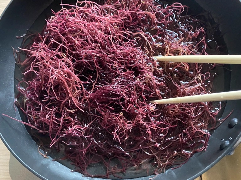 Making igisu, a traditional Japanese food even most Japanese people don ...