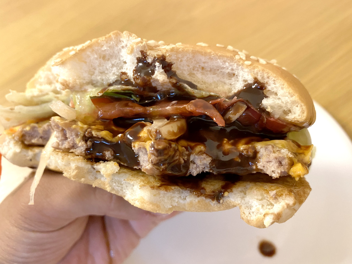 Burger King Taiwan releases insanely popular ‘Chocolate Whopper’, we ...