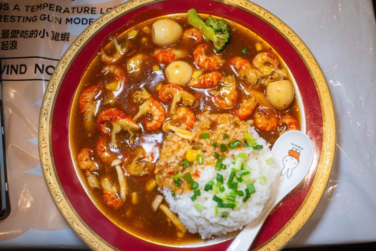 We eat the best crayfish of our life at a Tokyo specialty restaurant ...