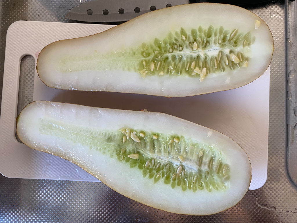 Kandaba, moui, and sakuna: We have fun taste-testing Okinawan fruits ...