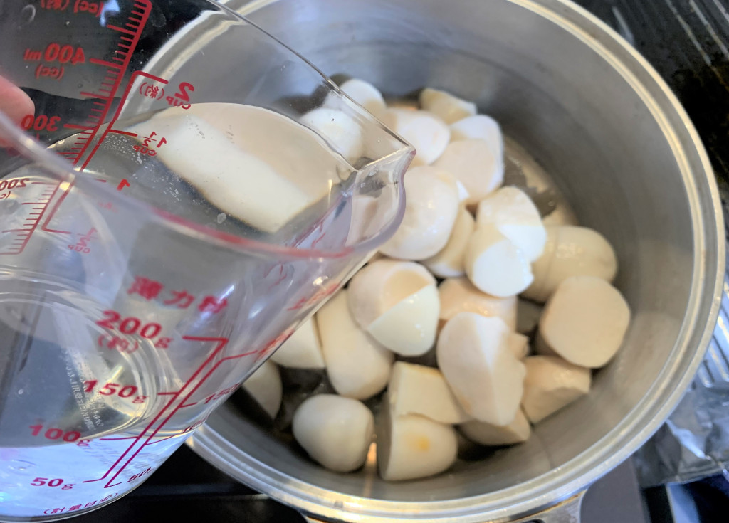 We try making imoni, the beloved taro and beef stew of northern Japan ...