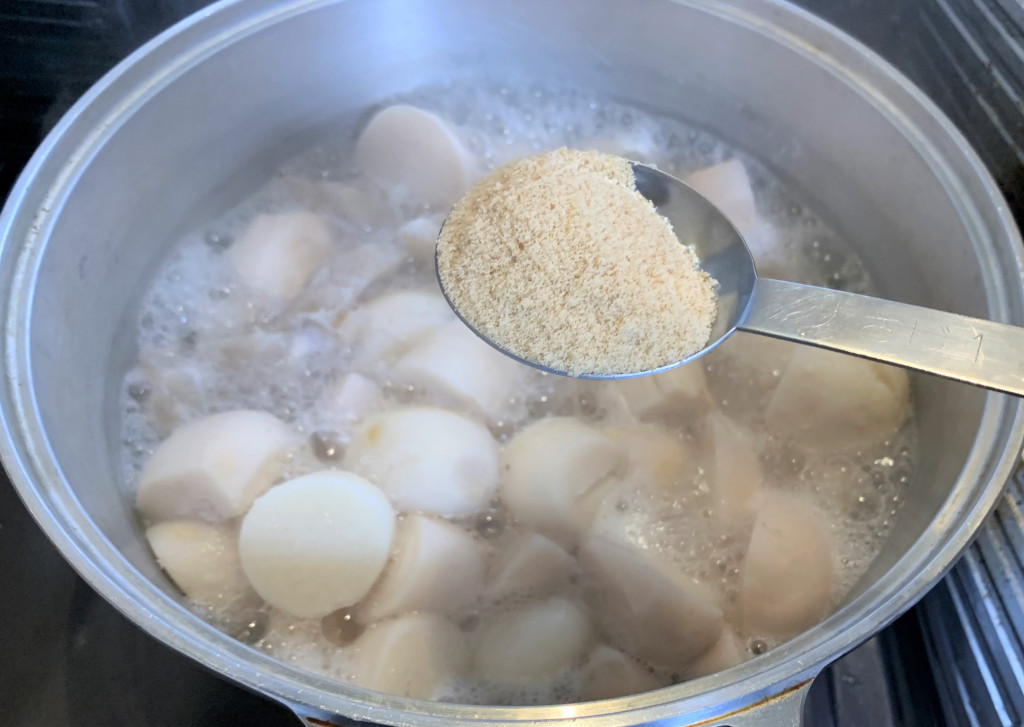 We try making imoni, the beloved taro and beef stew of northern Japan ...