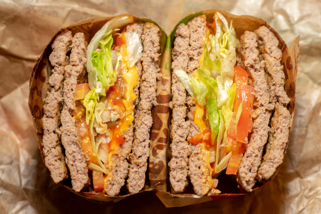 We try Burger King’s first-ever bunless burger in Japan | SoraNews24 ...