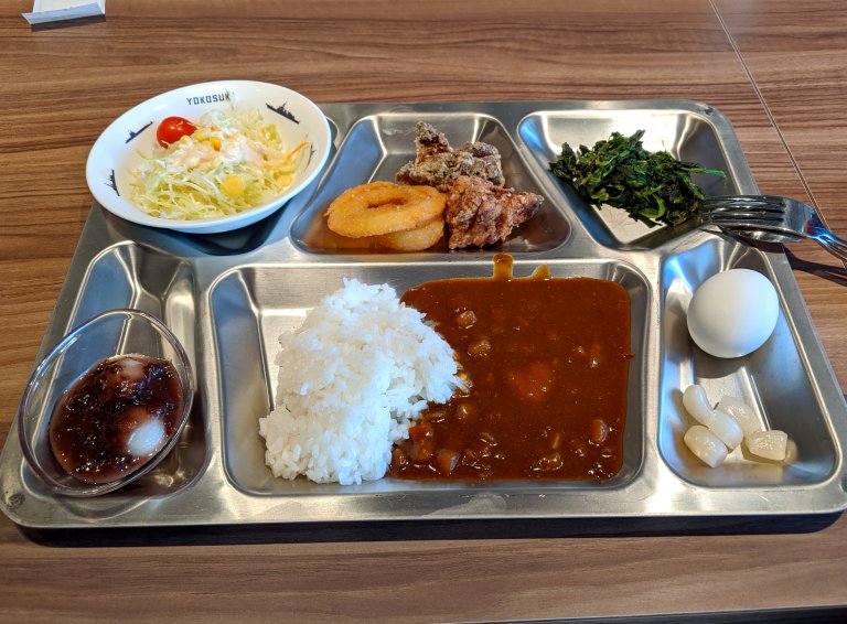 We indulge in all-you-can-eat “Navy Curry”, discover the buffet of our ...