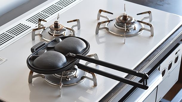 Make apple pies on the stovetop with new cooking gadget from Japan ...
