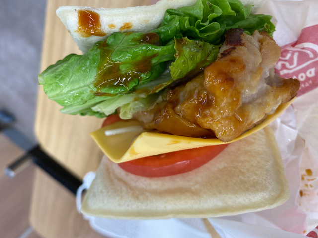 Dom Dom Burger sells chicken sandwich sandwiched in two egg sandwiches ...