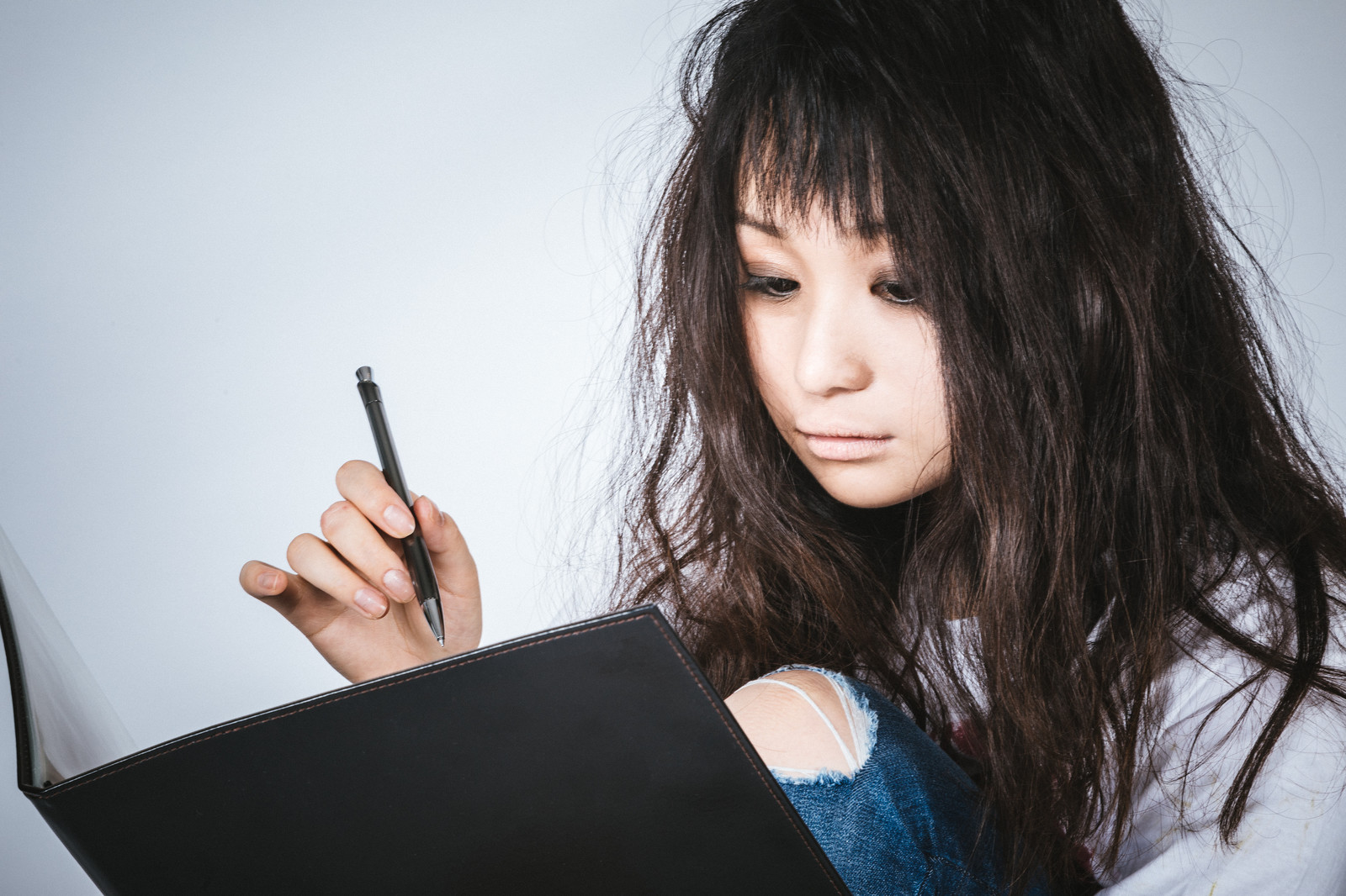 Japanese study finds that writing by hand increases brain activity more ...