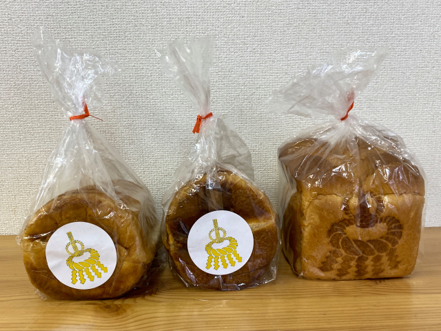 Retired sumo champion swaps loincloth for a baker’s apron and their ...