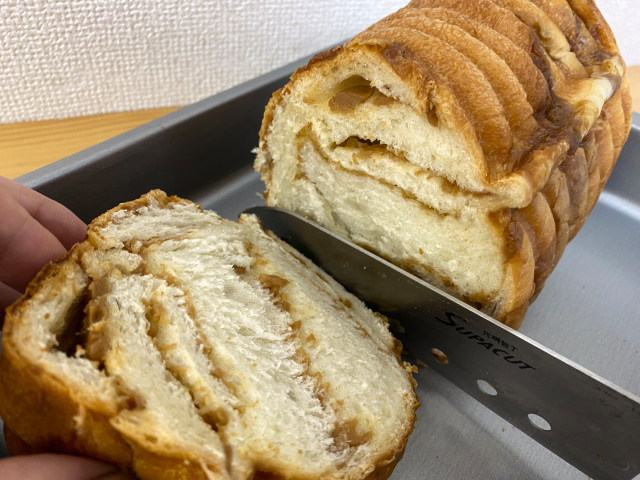 Retired sumo champion swaps loincloth for a baker’s apron and their ...