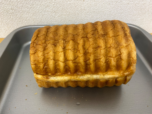 Retired sumo champion swaps loincloth for a baker’s apron and their ...