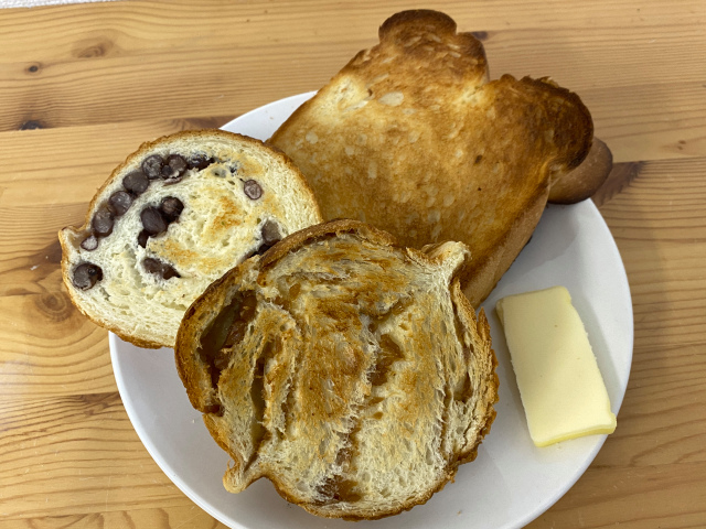 Retired sumo champion swaps loincloth for a baker’s apron and their ...