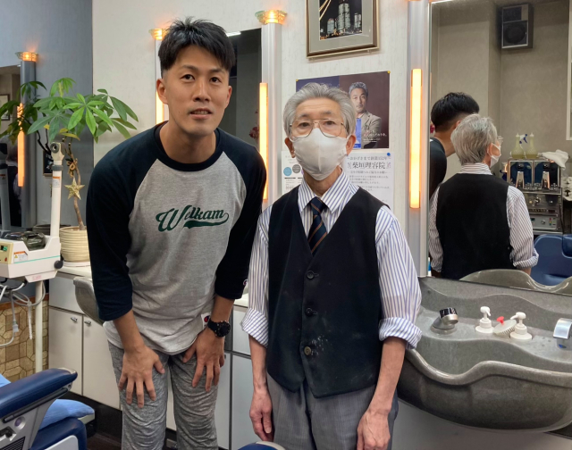 What it’s like to get a haircut at Japan’s oldest barber shop ...