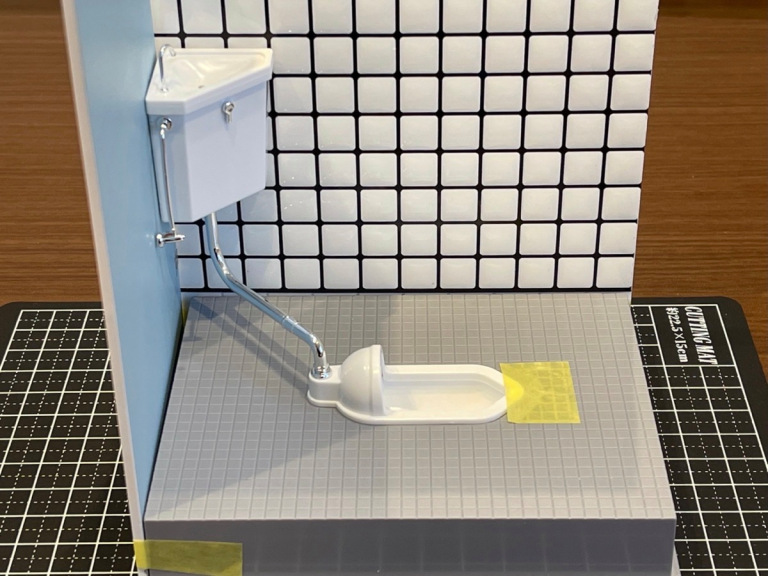 Japanese squat toilet plastic model kit: Weird, gross, or both?【Photos ...
