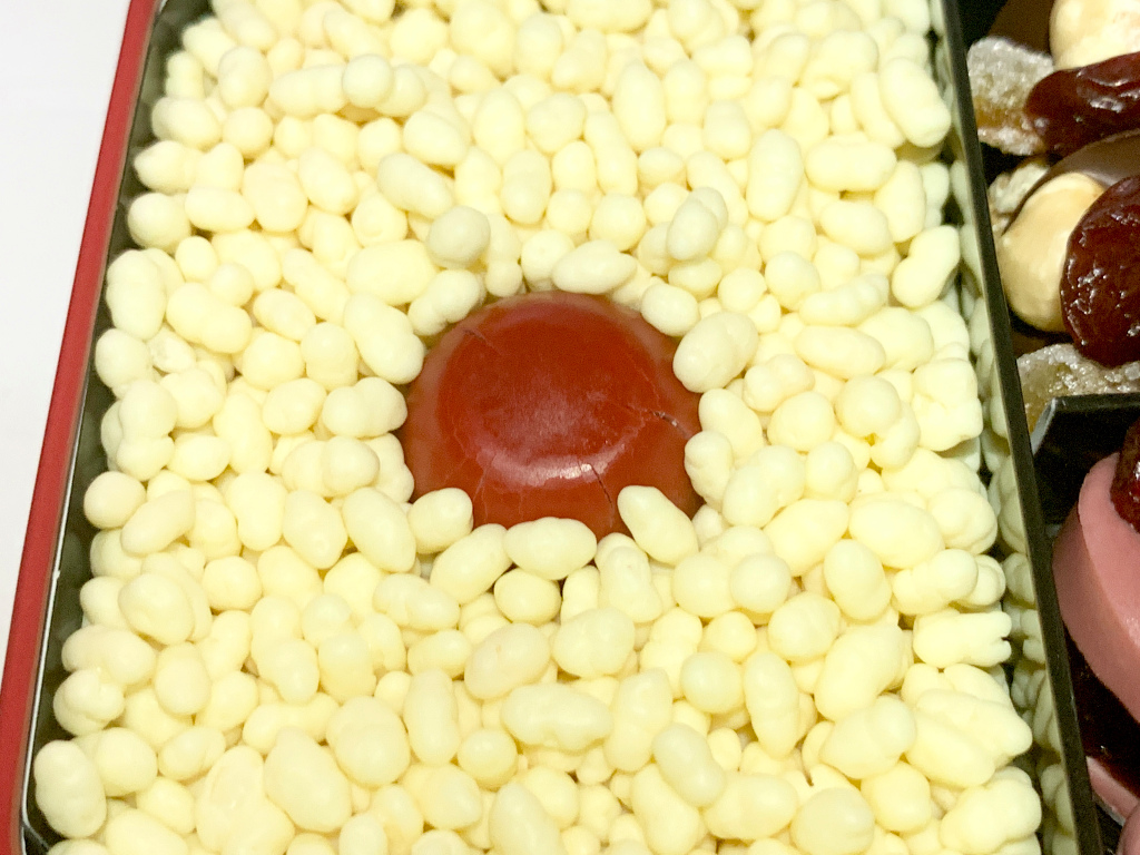 We tried a gourmet chocolate bento box worth 2,700 yen, and every bite ...