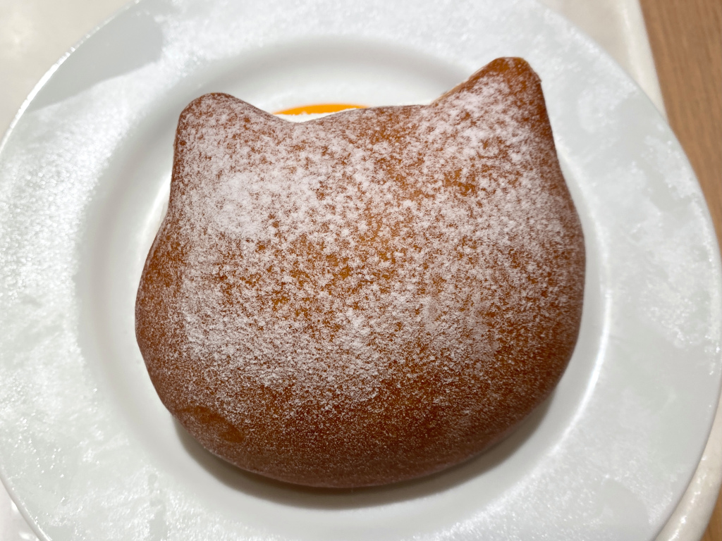 A visit to Japan’s adorable cat bread cafe to try their trendy new cat ...