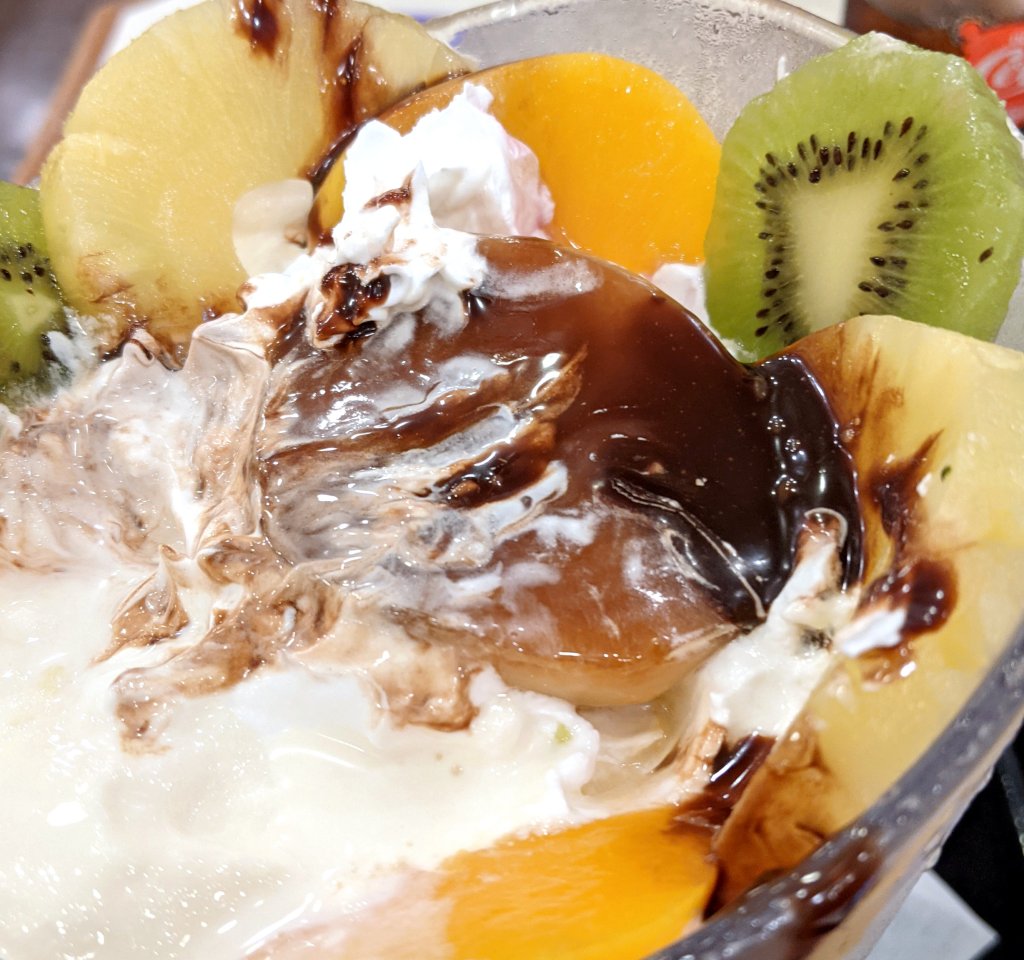 Japan’s Super Colossal Mega Parfait is so freakishly huge it comes in a ...