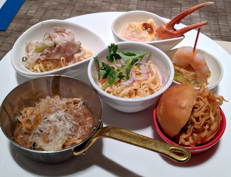 We try a Tokyo luxury hotel’s fancy Cup Noodle buffet items, eat best ...