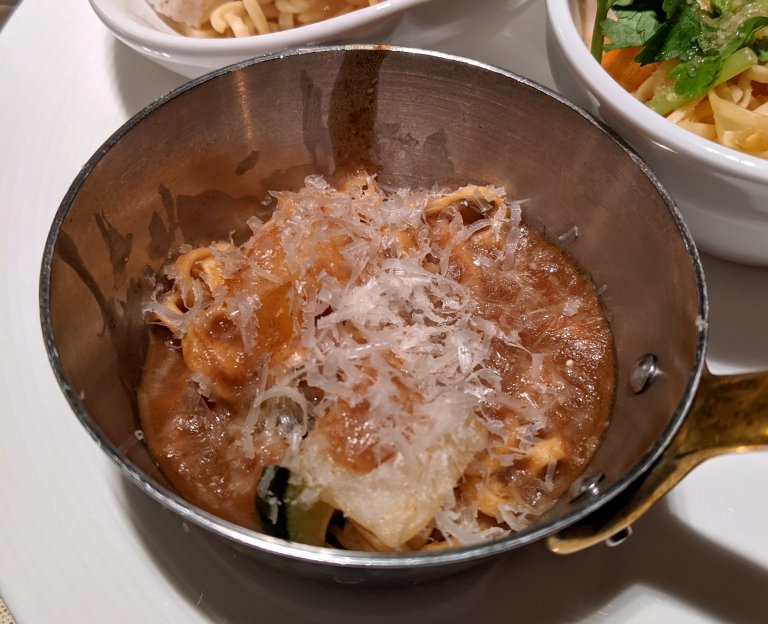 We try a Tokyo luxury hotel’s fancy Cup Noodle buffet items, eat best ...