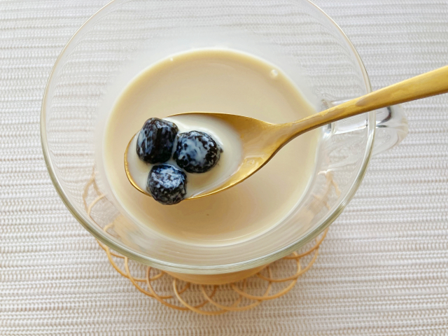 Muji releases a new boba tea kit and we taste test it at home【Taste ...