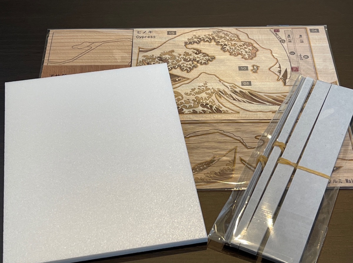 We make a gorgeous wooden art display piece out of Hokusai’s Great Wave ...