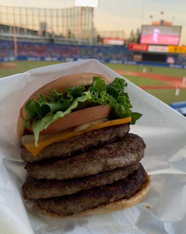 We try the Home Run Burger, available at only one Freshness Burger ...