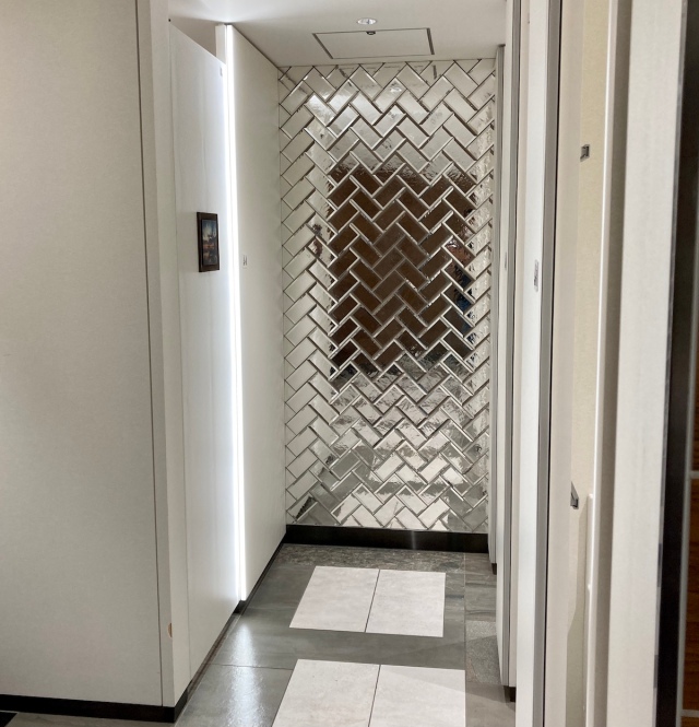 Tokyo Station Waterscape Toilet looks more like an aquarium than a ...