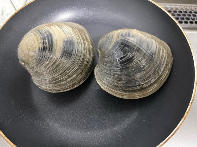 We try clams from a Japanese vending machine and live to tell the tale ...