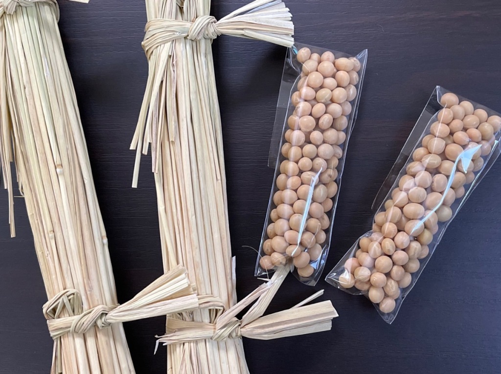 We tried making natto the old-fashioned way, and the result was ...